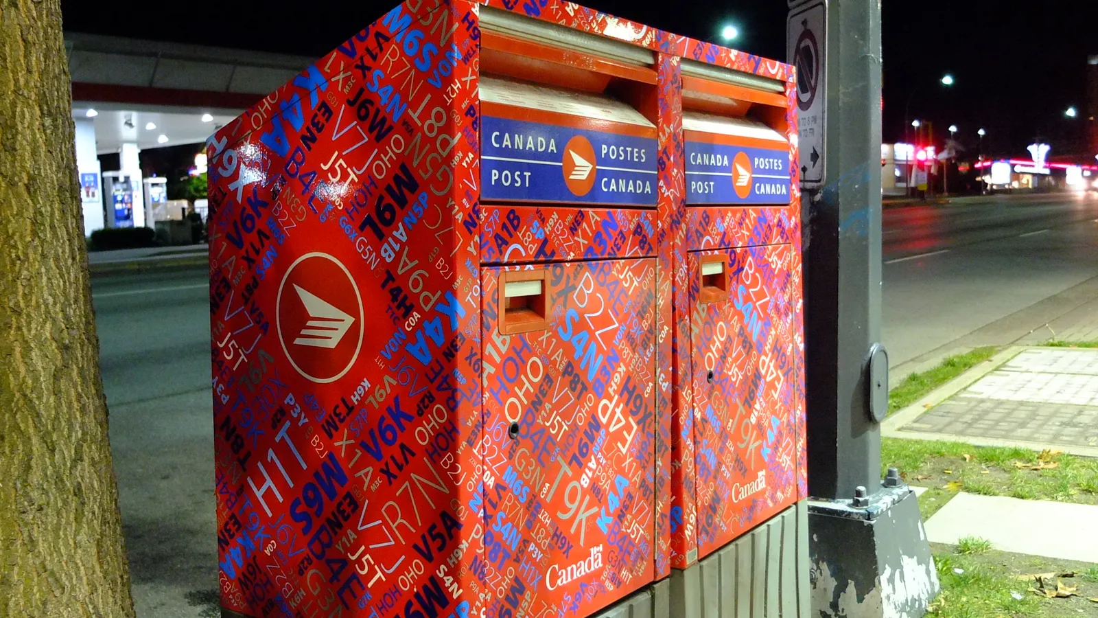 Canada Post’s new tentative contracts limit route automation and tweak ...